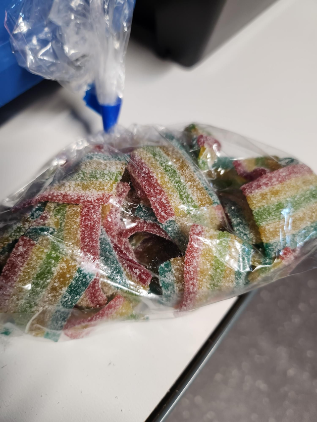 Fizzy rainbow bites