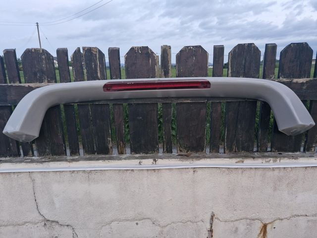 Brakelight highrise plastic spoiler