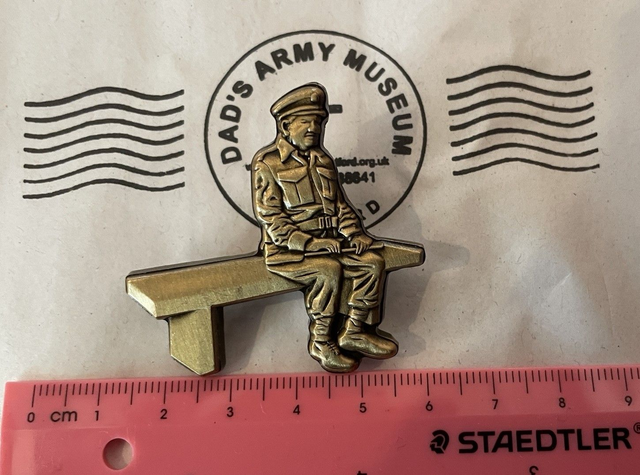 Mainwaring statue badge