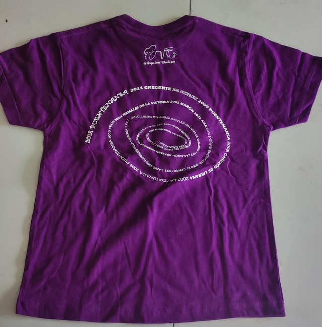 Camiseta morada 30 aniversario Nueva Talla 7/8