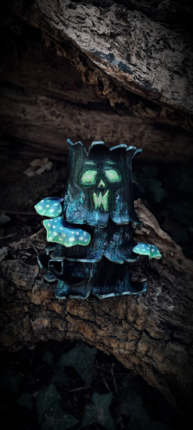 Barkskin Bracer #3 - Special edition black (Glow in the Dark)